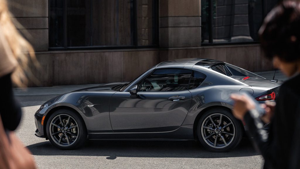 MAZDA MX-5 RETRACTABLE FASTBACK - Mazda