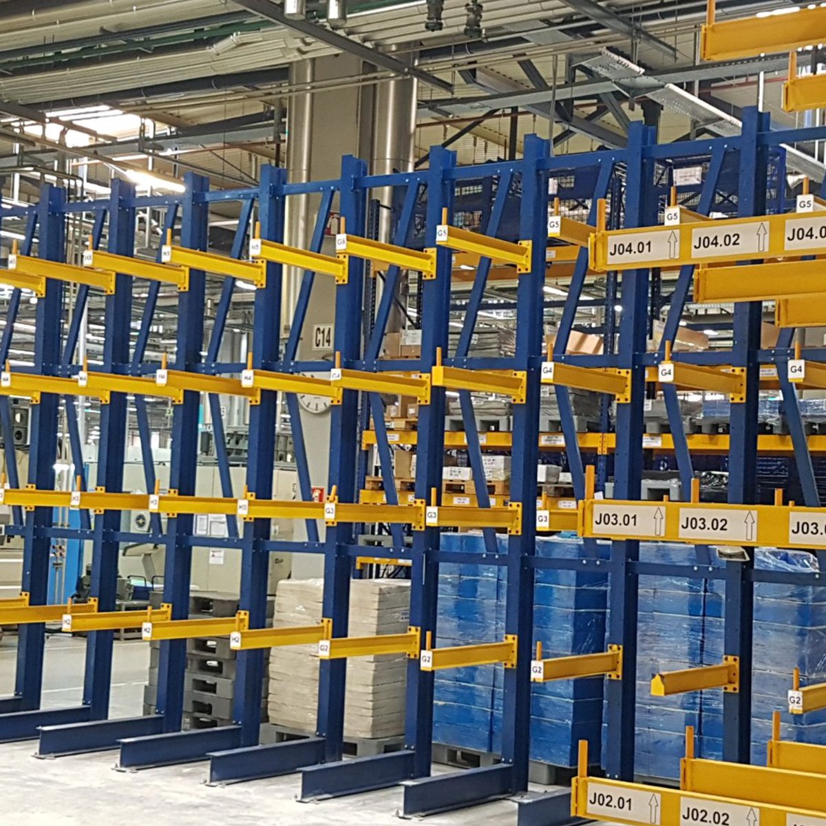 DINAMIK Console Arm Shelving Systems – MHE Ltd