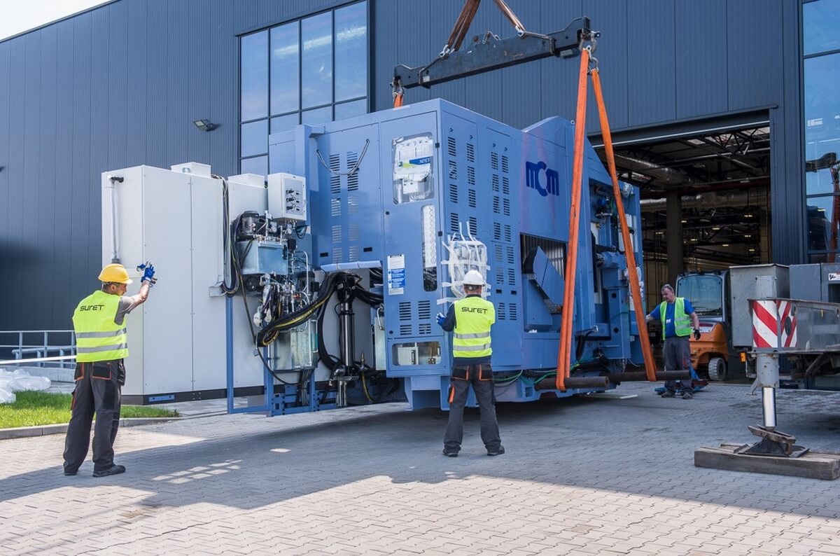 Relocation of a 32-ton CNC machining centre - SURET - Relocation of ...