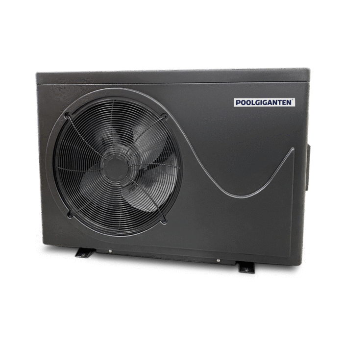 Poolsarg med kantsten runt pool. Rundad poolsarg ger skön sittyta