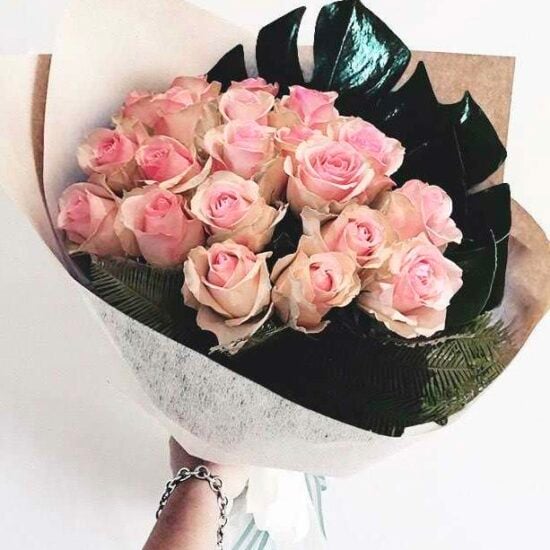 Get Lavish Ruby Rose Flower Bouquet Online At Best Price