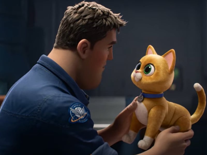 Sox the Robot Cat Is the Real Star of the New Lightyear Trailer - WDW ...
